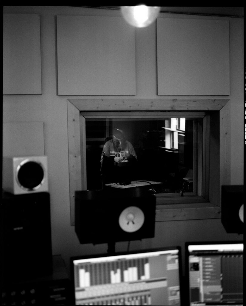 “Les Poétes” by Geoff Levy & Sam Sulam - BOOOOOOOM TV - A daily ...